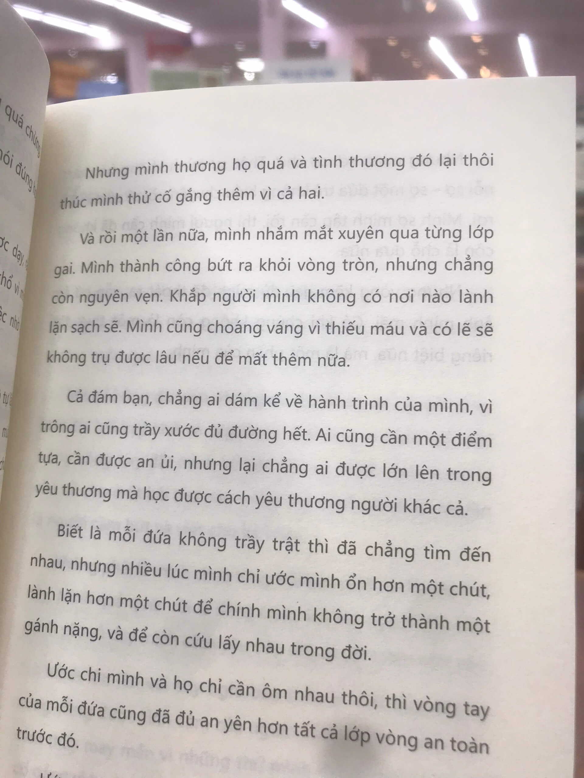 Review Đám Trẻ Ở Đại Dương Đen - Dòng Nước Đen Láy Cuốn Ta Vỡ Vụn